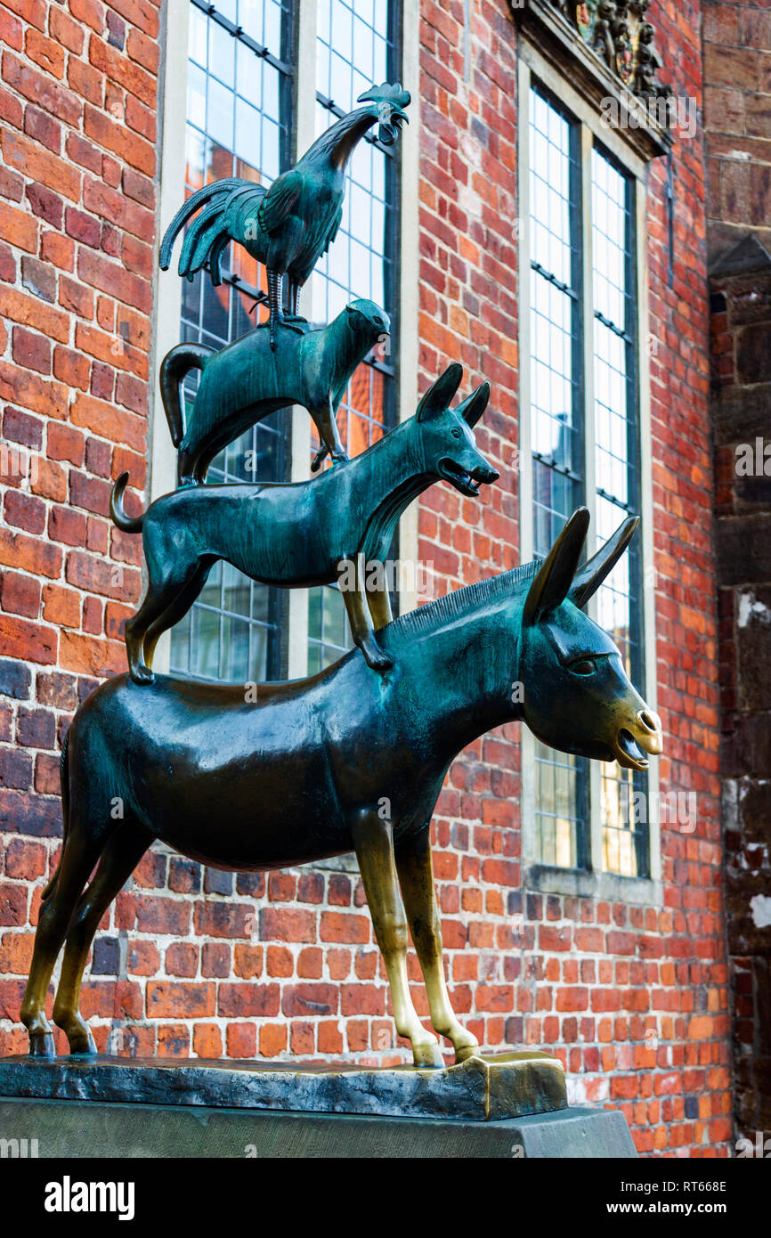 Grimm brothers statue hi-res stock photography and images - Alamy
