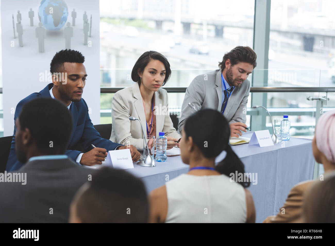 Team building seminar hi-res stock photography and images - Alamy
