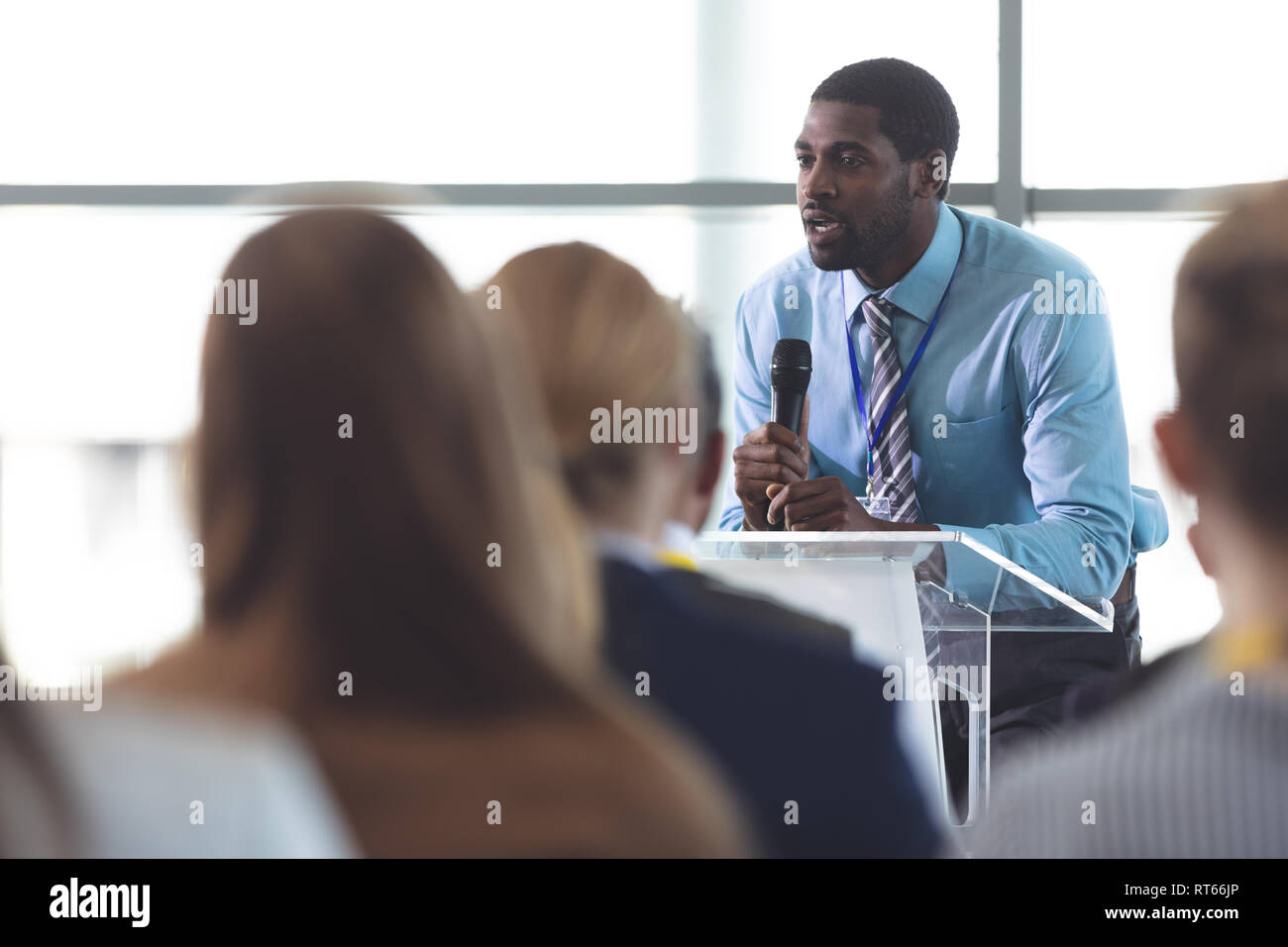Male speaker diverse audience hi-res stock photography and images - Alamy