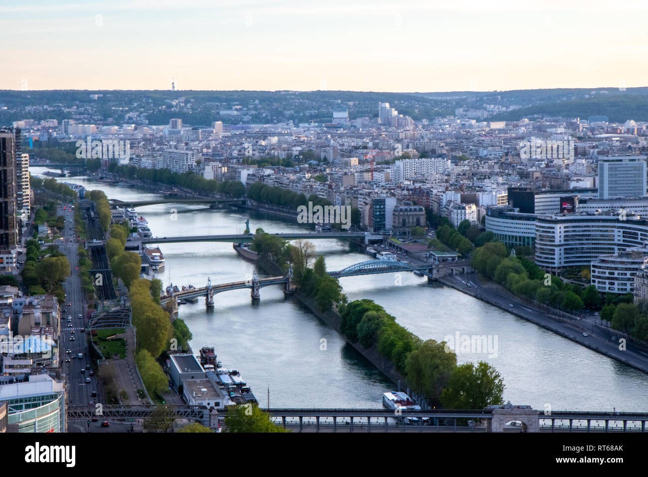 Paris from above hi-res stock photography and images - Alamy