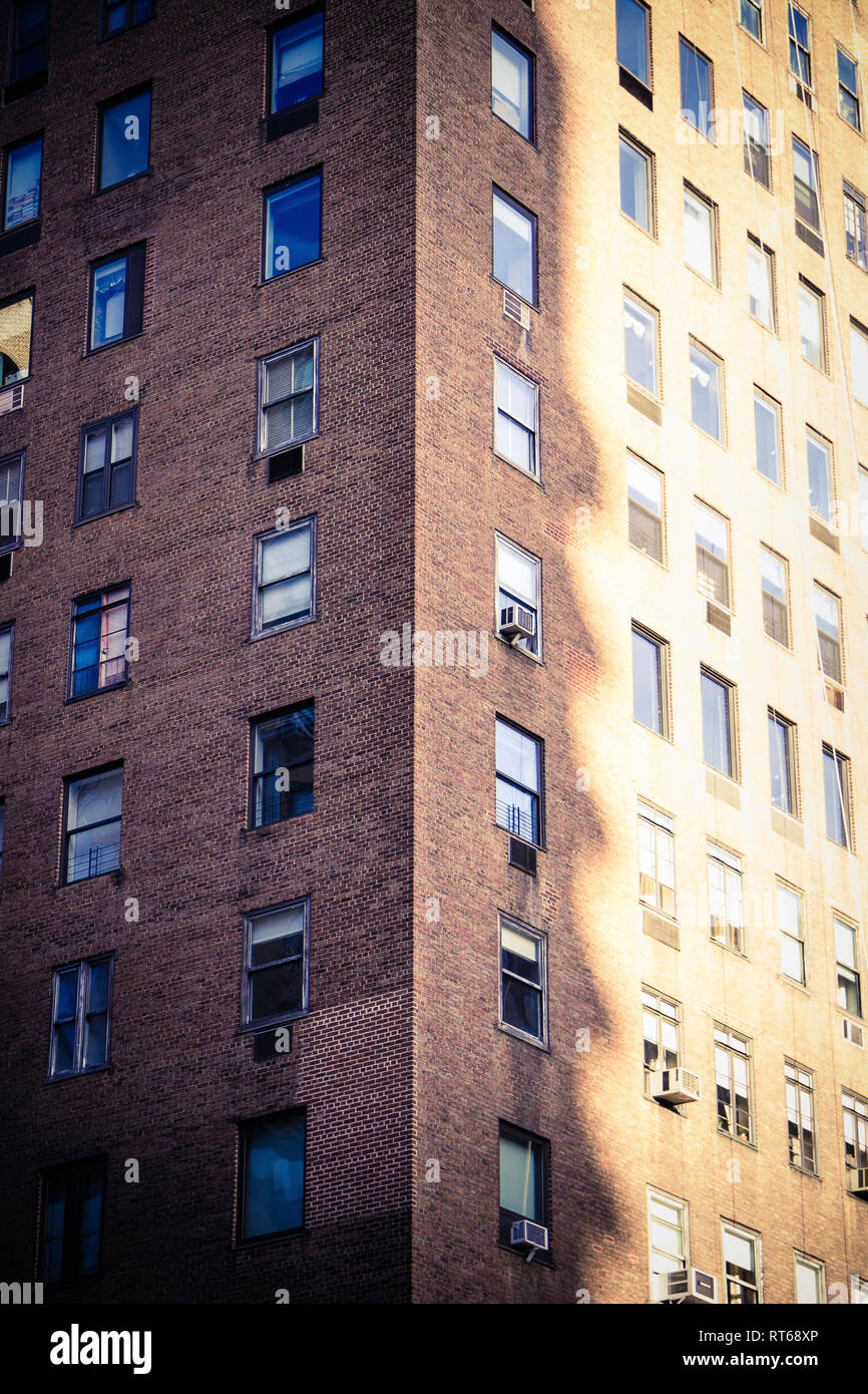 Manhattan house window front hi-res stock photography and images - Alamy