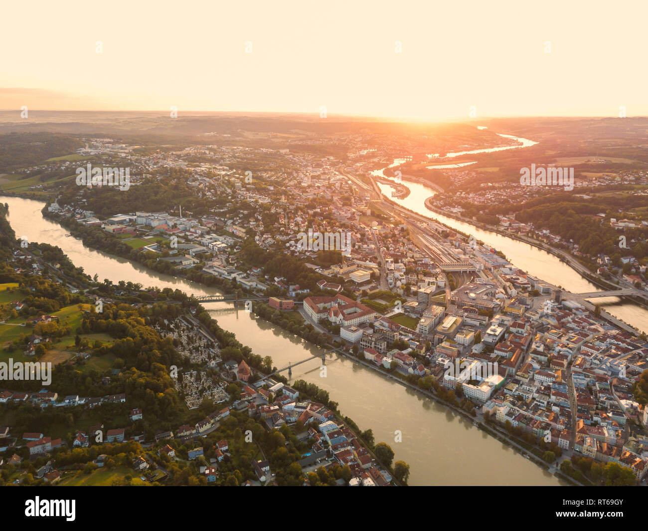 Rivers and rivers with nature hi-res stock photography and images - Alamy