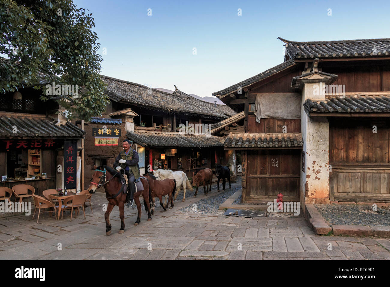 Ancient china silk road hi-res stock photography and images - Alamy