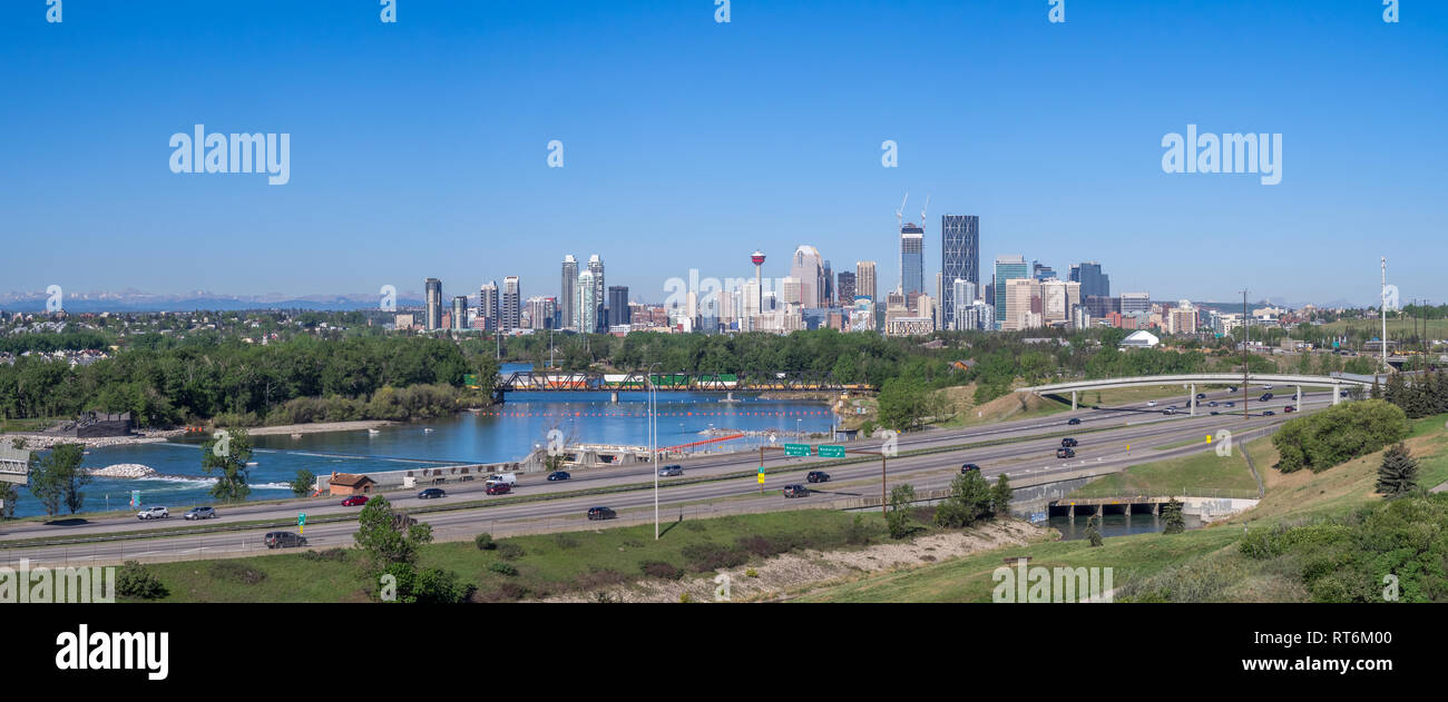Busy calgary trail hi-res stock photography and images - Alamy