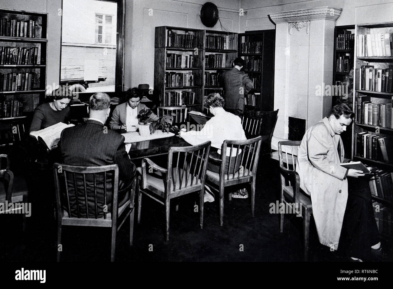 1950s Libraries High Resolution Stock Photography and Images - Alamy