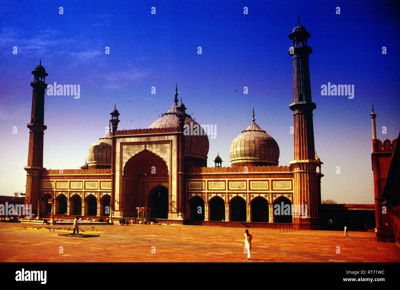 The Masjid-i Jahān-Numā, Jama Masjid, Friday Mosque, built by, Mughal ...