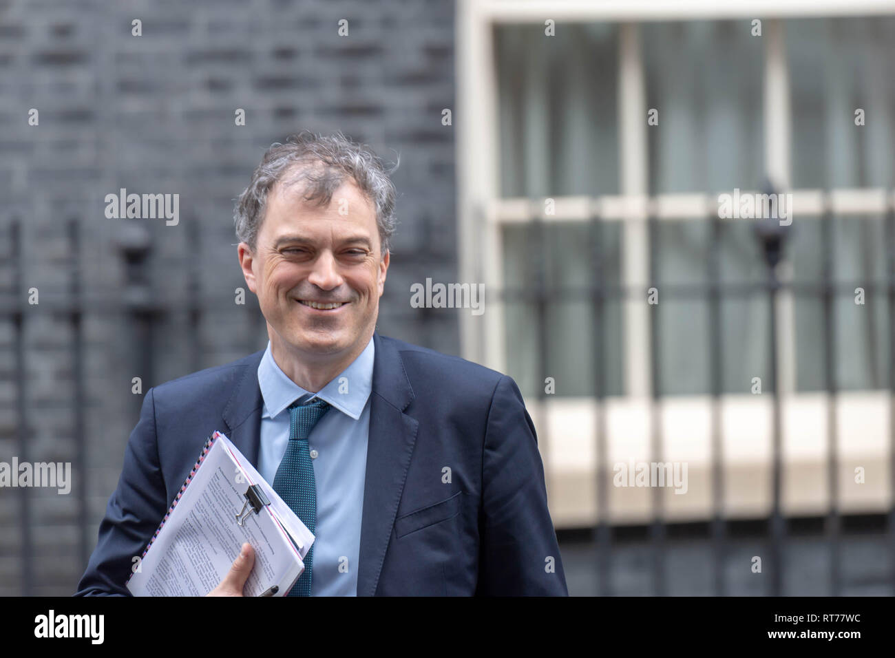 Leave 10 downing street london hi-res stock photography and images - Alamy