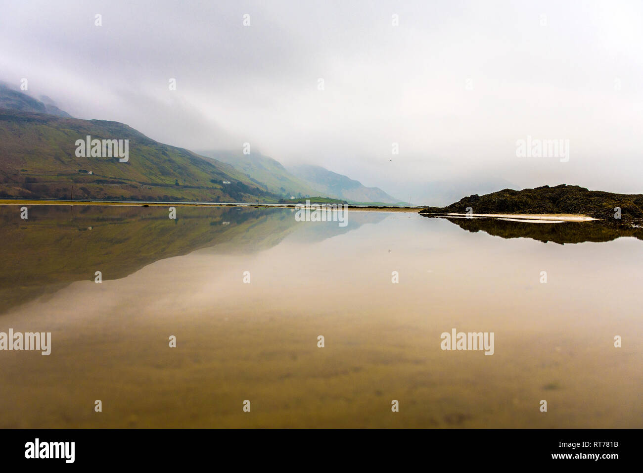 Ardara, County Donegal, Ireland. 28th Feb, 2019. A misty morning on the ...
