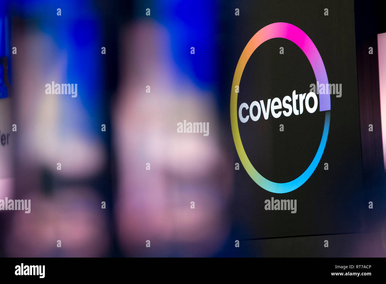 Duesseldorf, Deutschland. 25th Feb, 2019. The Covestro logo, feature ...