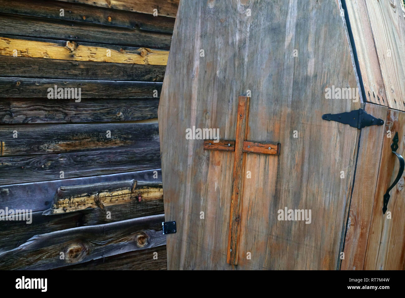 Coffin box hi-res stock photography and images - Alamy