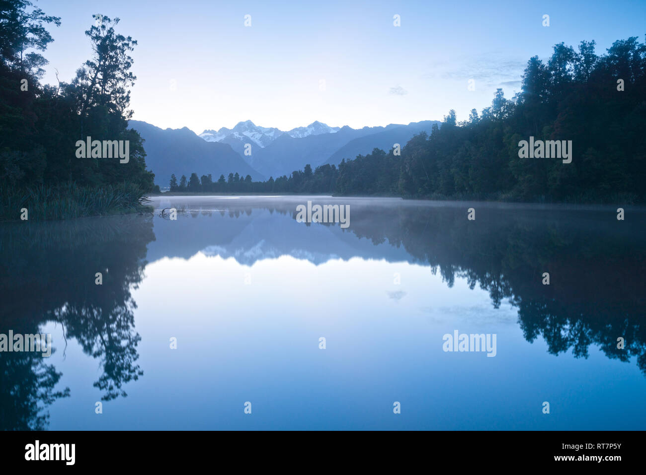 Reflection of Mt Cook (Aoraki) and Mt Tasman on Lake Matheson ,New ...