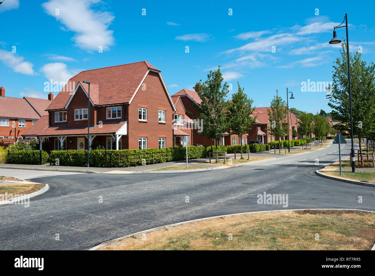 Modern housing england street community hi-res stock photography and ...