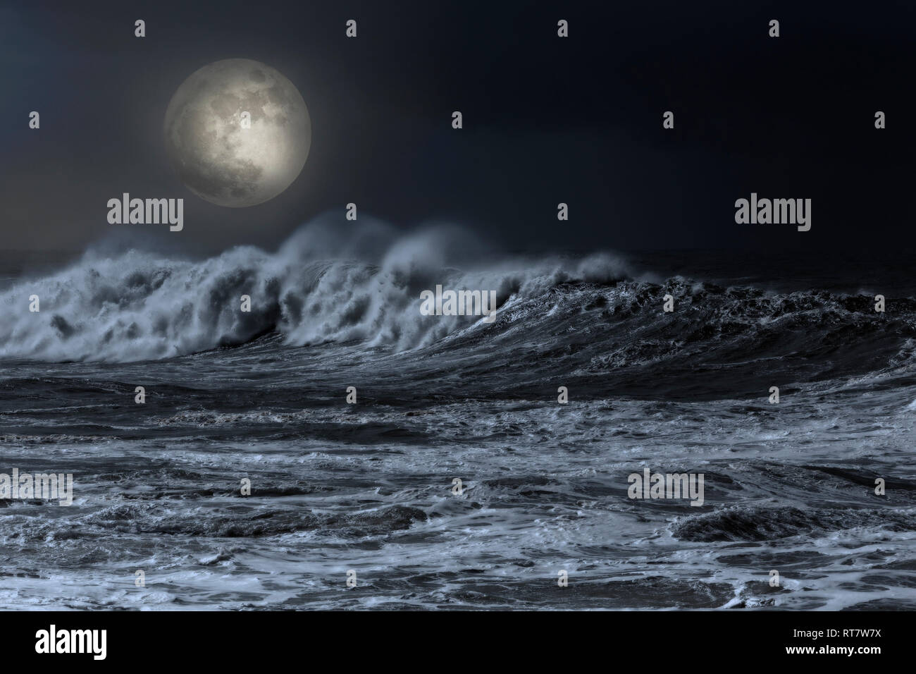 Full moon approaching hi-res stock photography and images - Alamy
