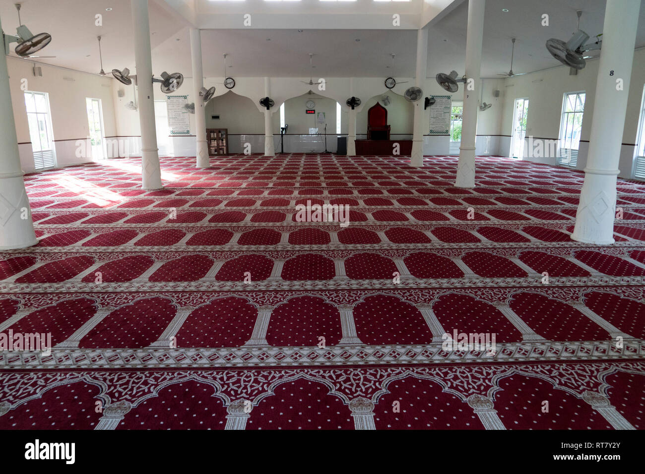 Guraidhoo Maldives Male Atoll mosque Stock Photo - Alamy