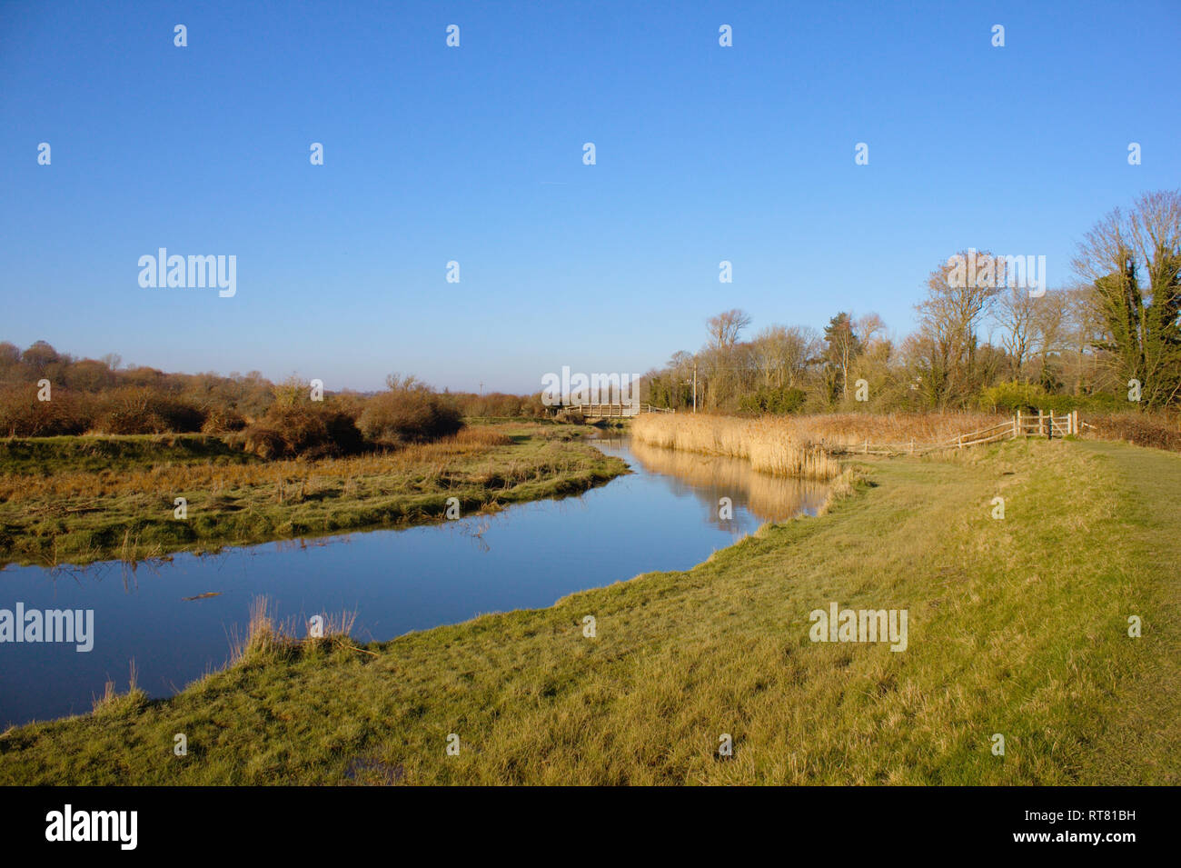 River meander uk hi-res stock photography and images - Alamy