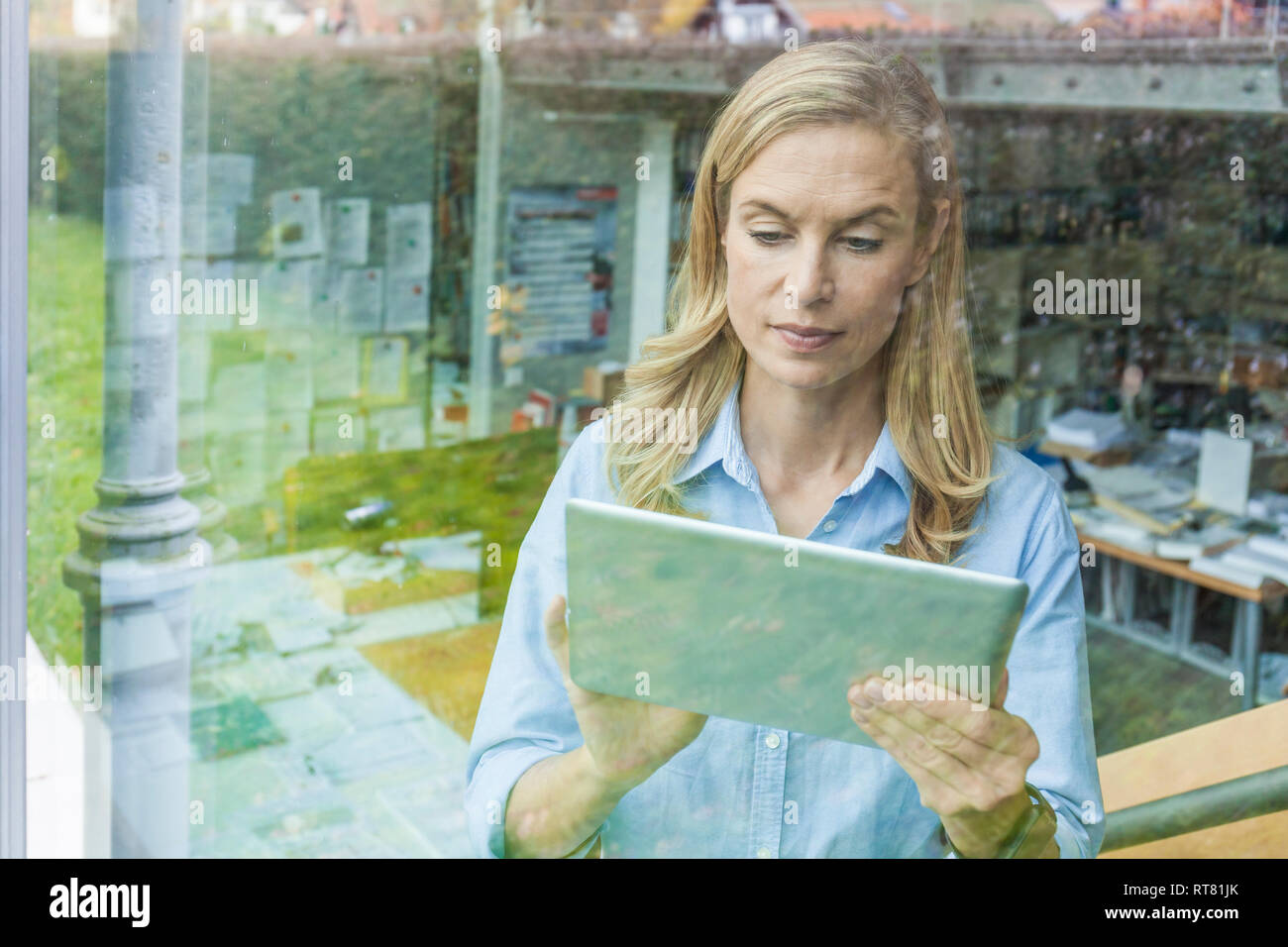 Woman from behind business attire hi-res stock photography and images ...