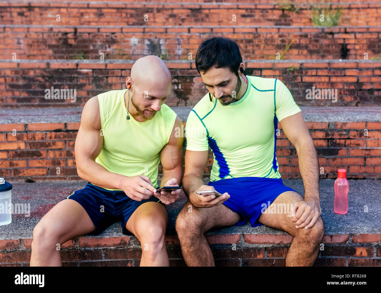 Smartphones train hi-res stock photography and images - Alamy