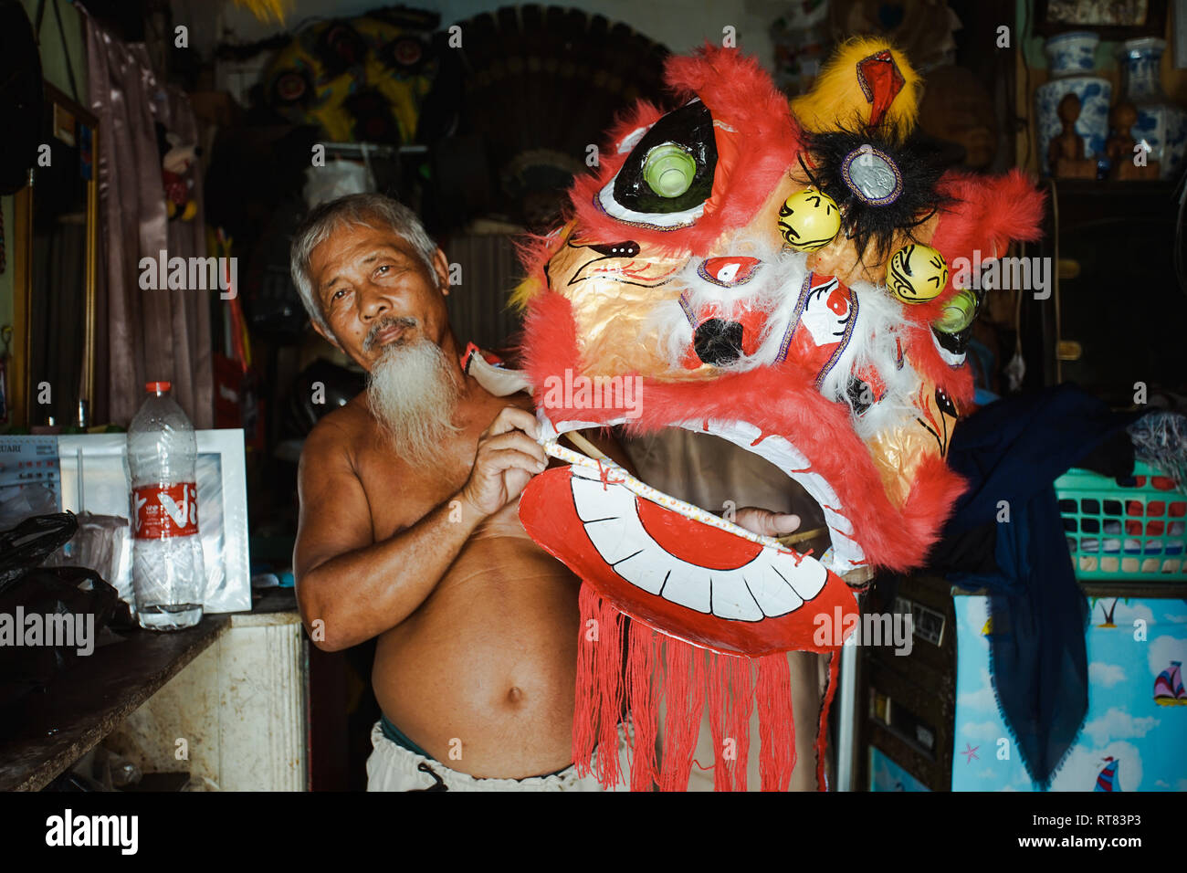 Barongsai hi-res stock photography and images - Alamy