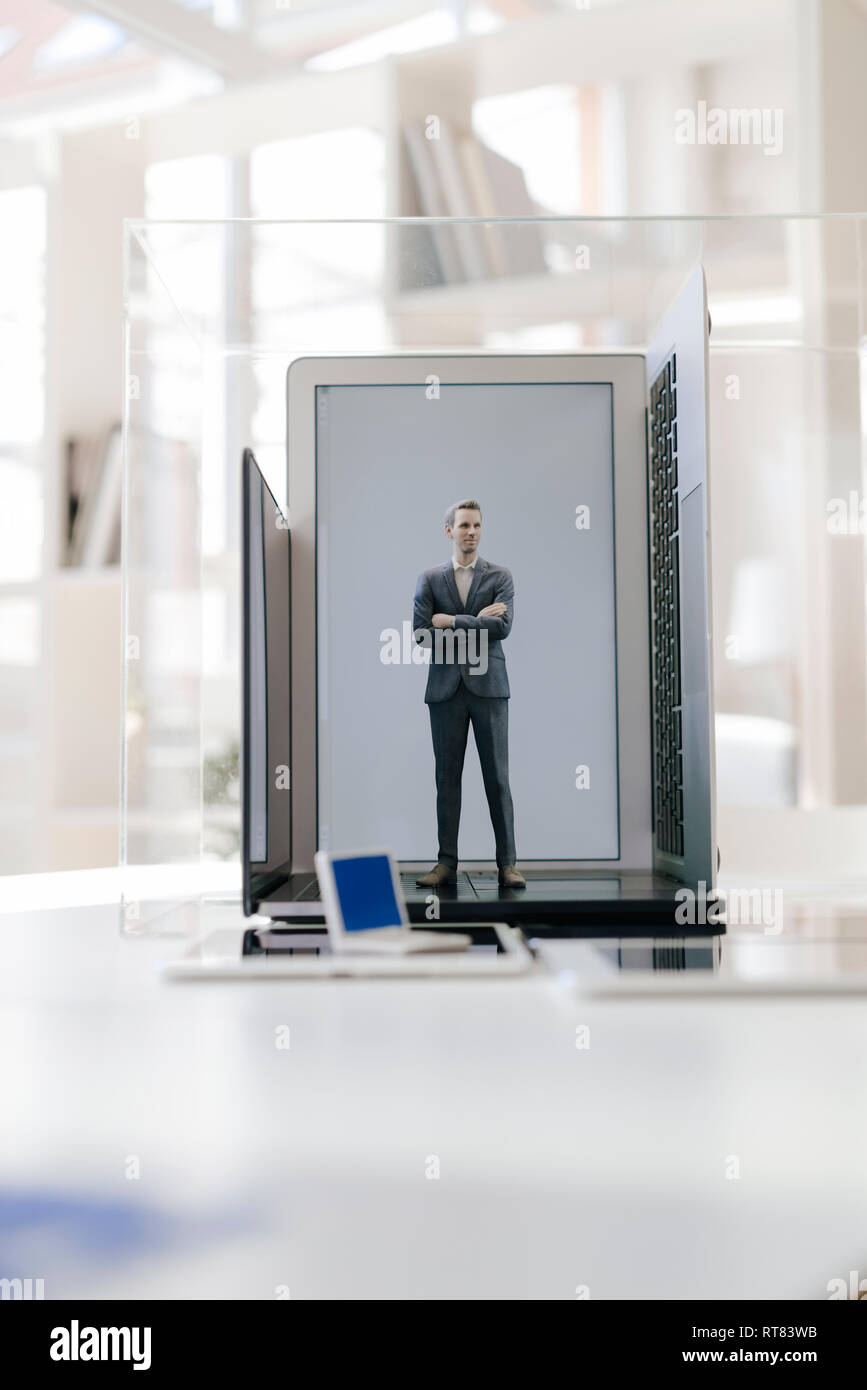 Glass cage hi-res stock photography and images - Alamy