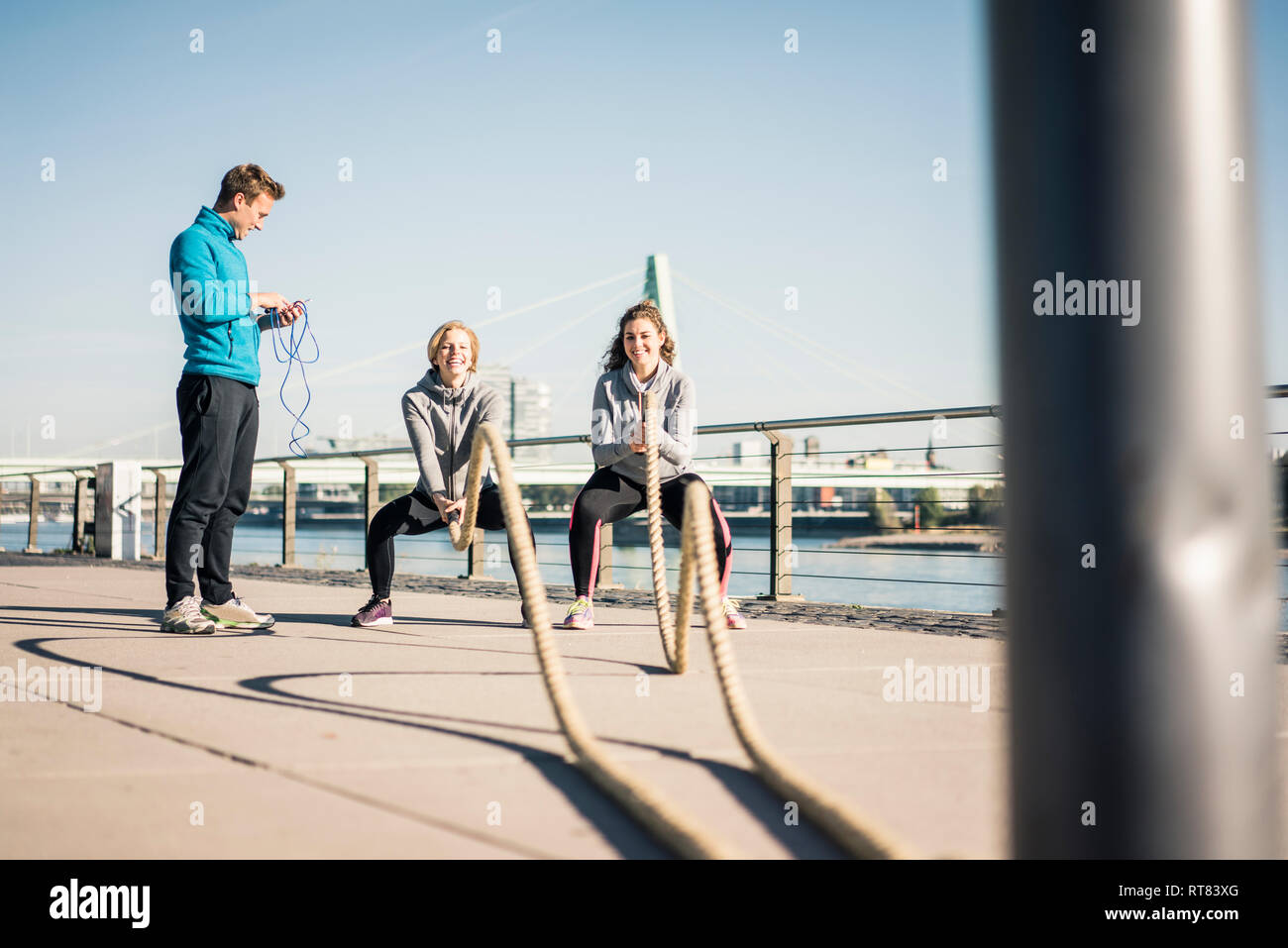 Pulling rope hi-res stock photography and images - Alamy