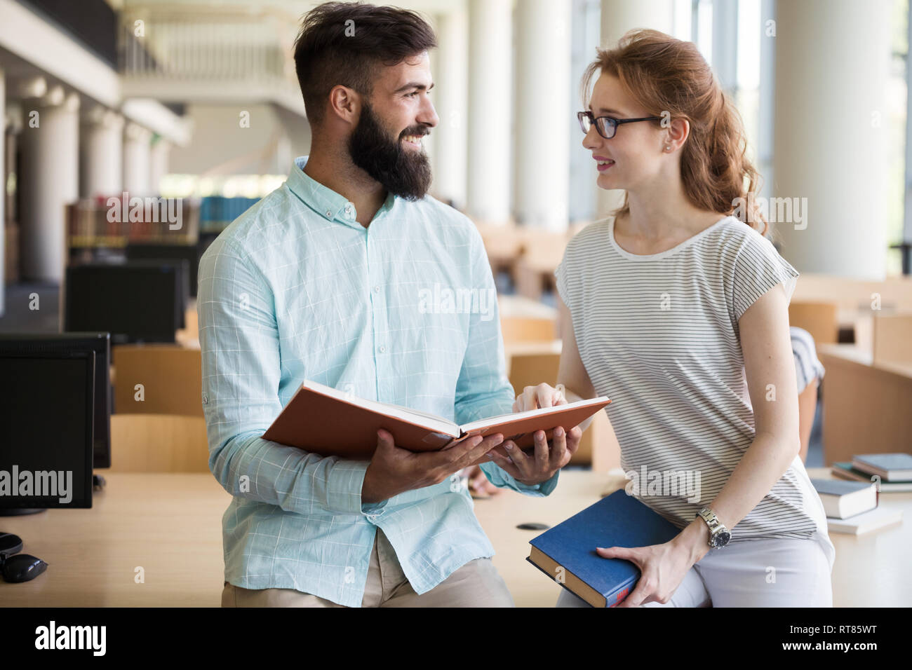 Teens university hi-res stock photography and images - Alamy