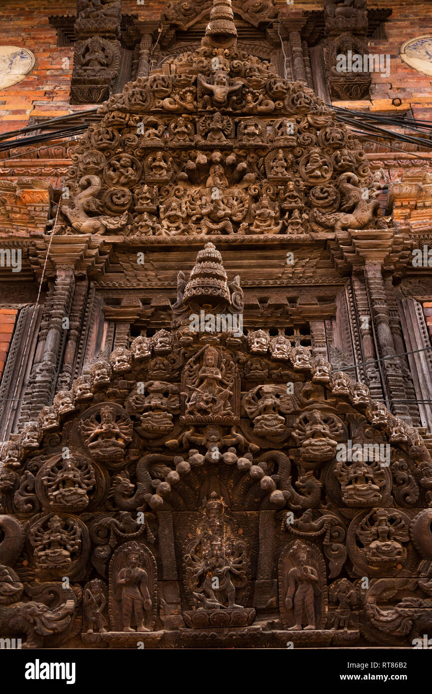 Old wooden door bhaktapur nepal hi-res stock photography and images - Alamy