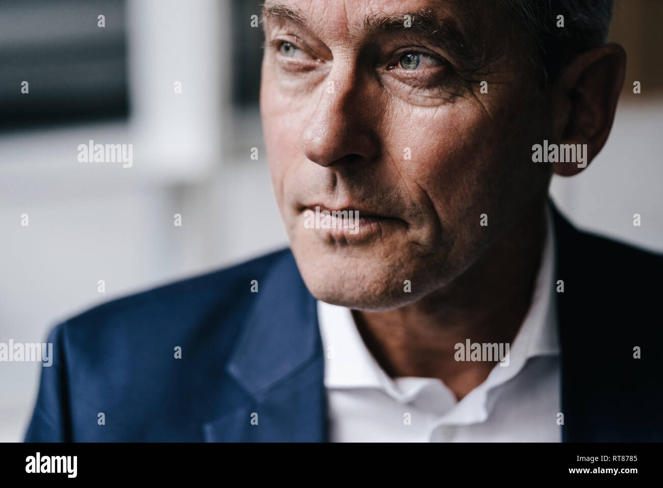 Business mans face hi-res stock photography and images - Alamy