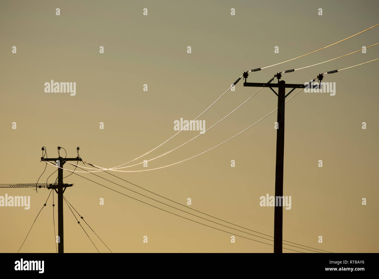 Telephone poles and wires hi-res stock photography and images - Alamy