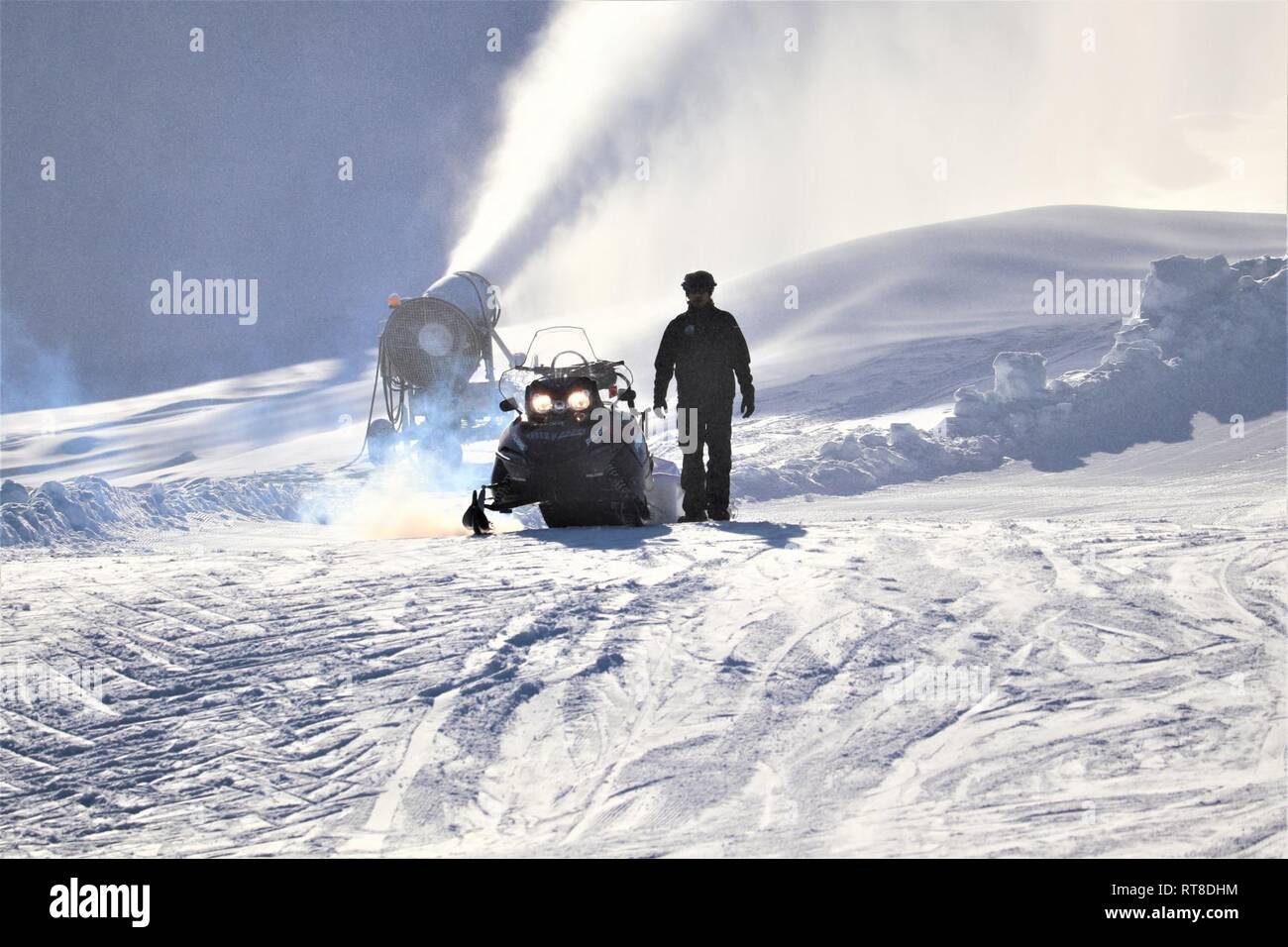 Army snowmobile hi-res stock photography and images - Alamy
