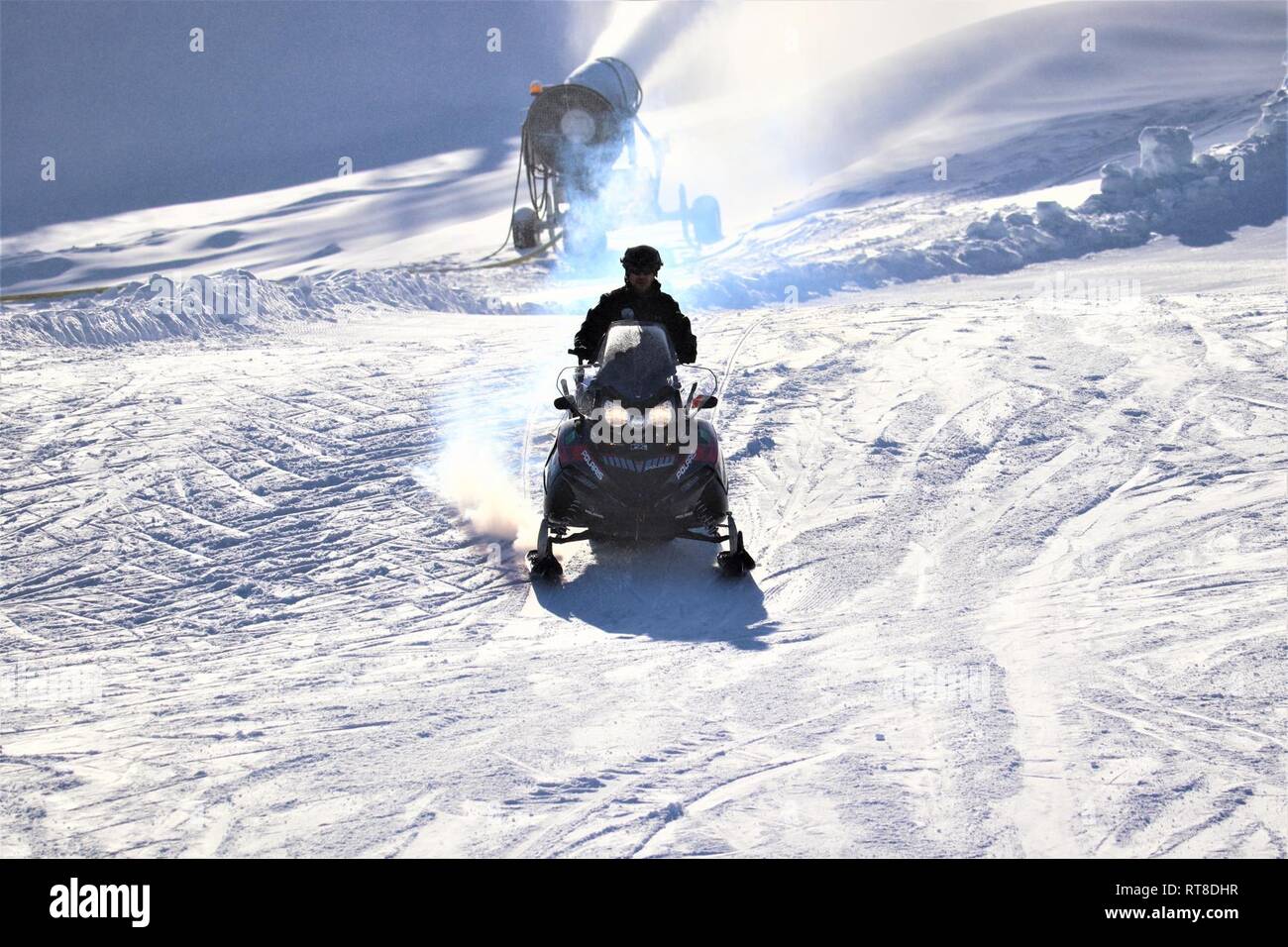 Army snowmobile hi-res stock photography and images - Alamy