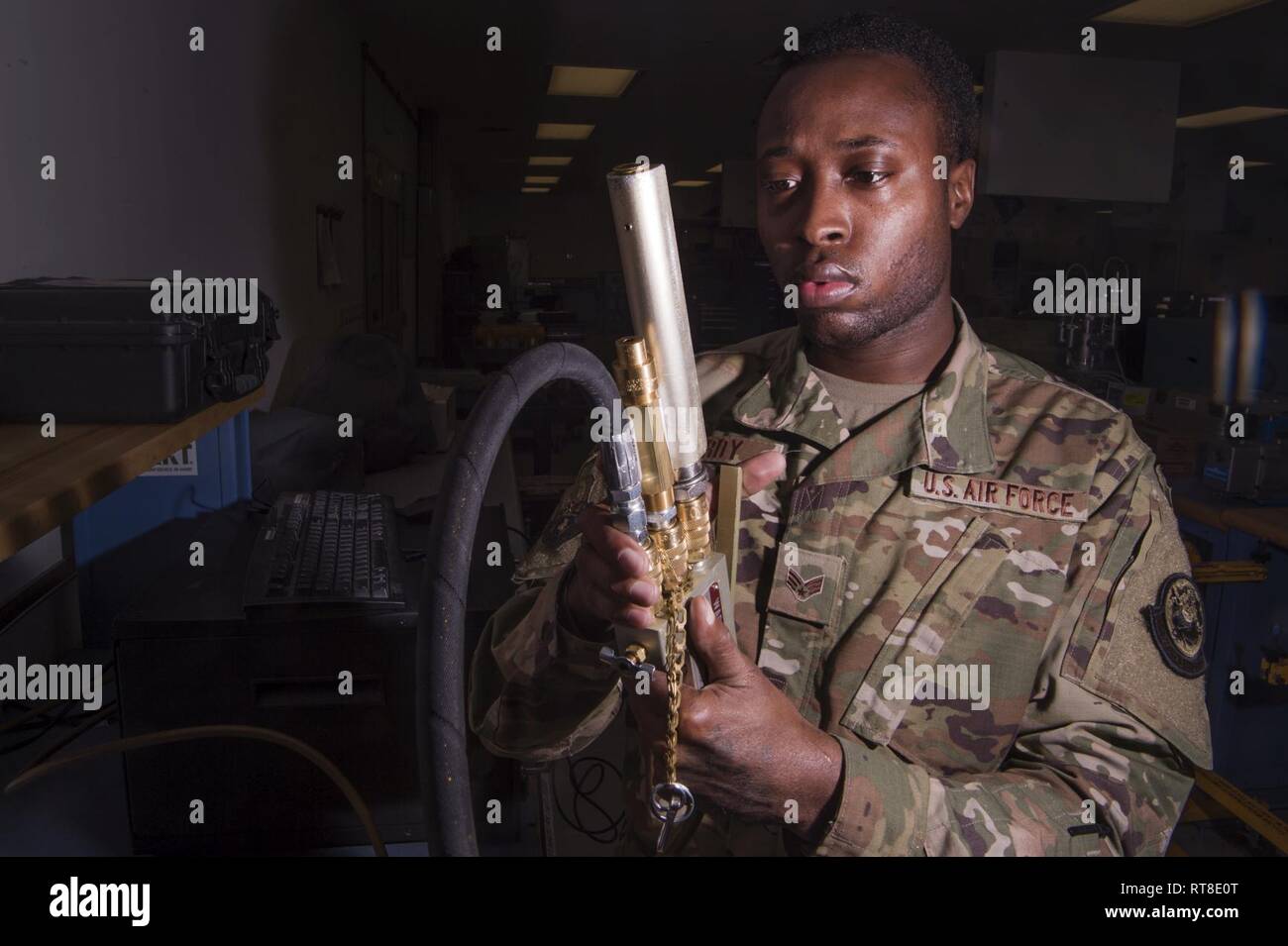 379th expeditionary maintenance squadron hi-res stock photography and ...