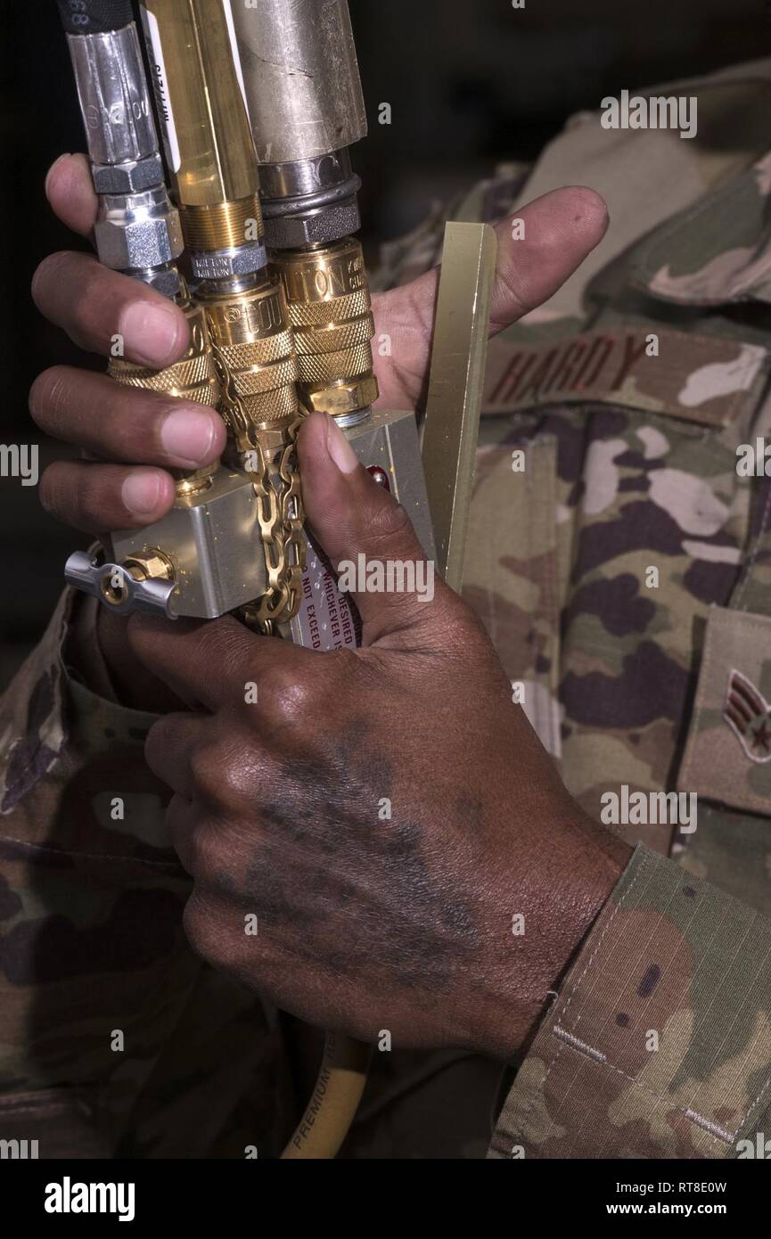 379th expeditionary maintenance squadron hi-res stock photography and ...