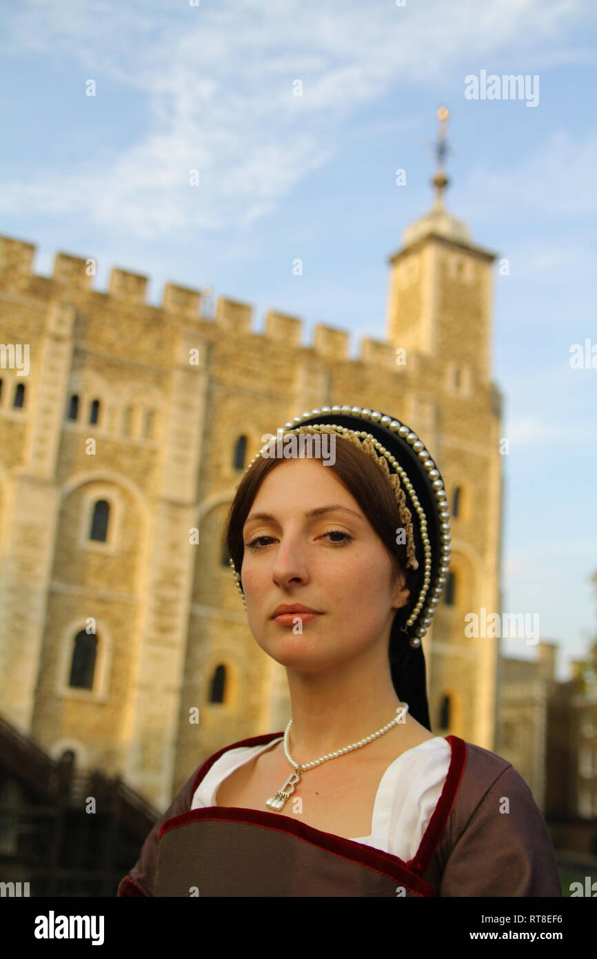 Anne boleyn in front of the tower of london hi-res stock photography ...