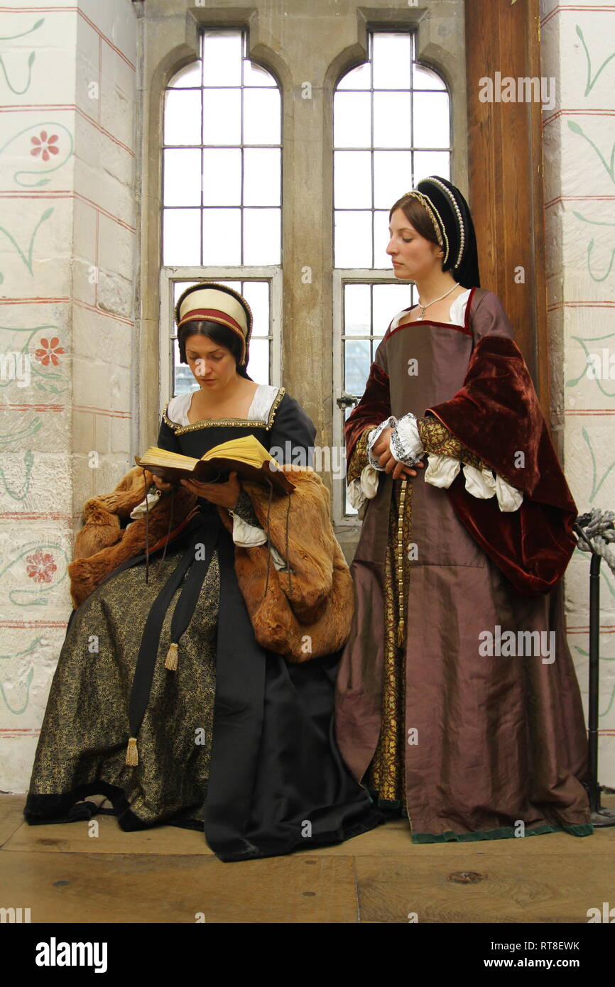 Tudor Period Women Stock Photos & Tudor Period Women Stock Images - Alamy