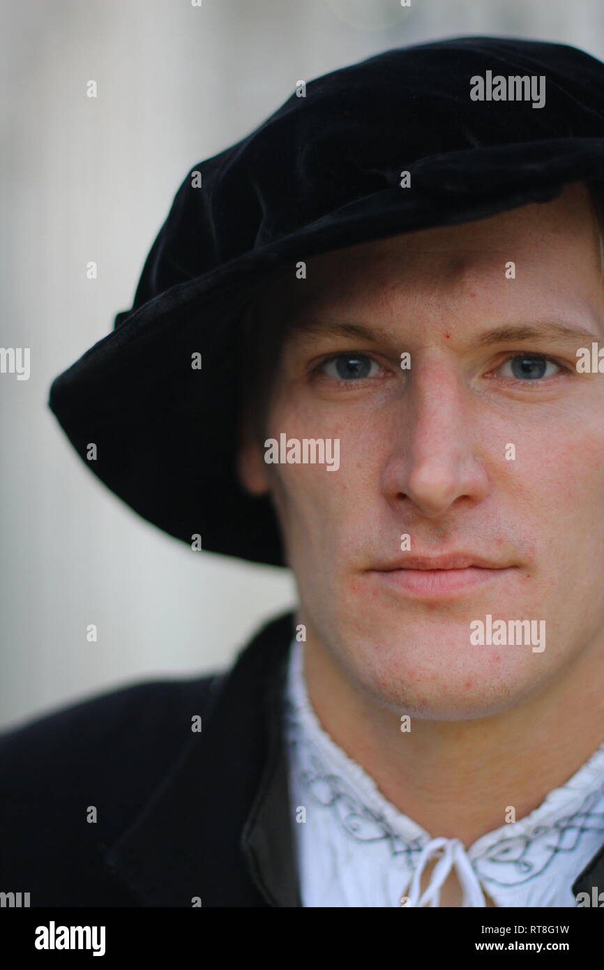 Young man in tudor clothes hi-res stock photography and images - Alamy