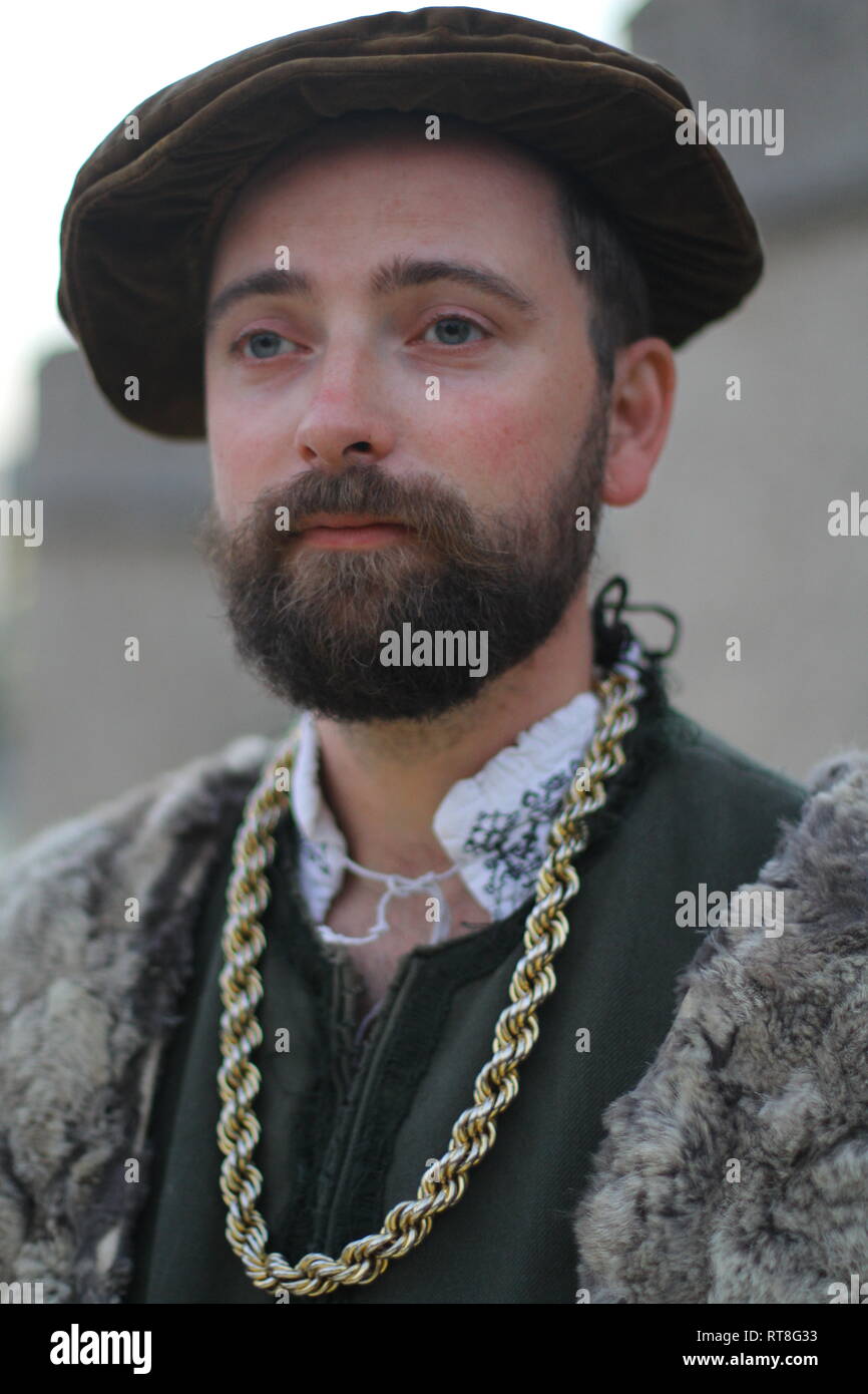 Young man in tudor clothes hi-res stock photography and images - Alamy