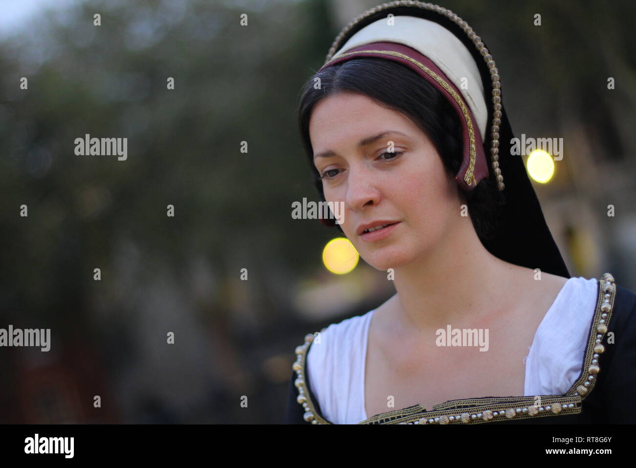 Modern day tudor woman hi-res stock photography and images - Alamy
