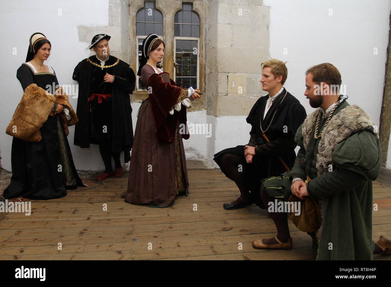 English knight praying hi-res stock photography and images - Alamy