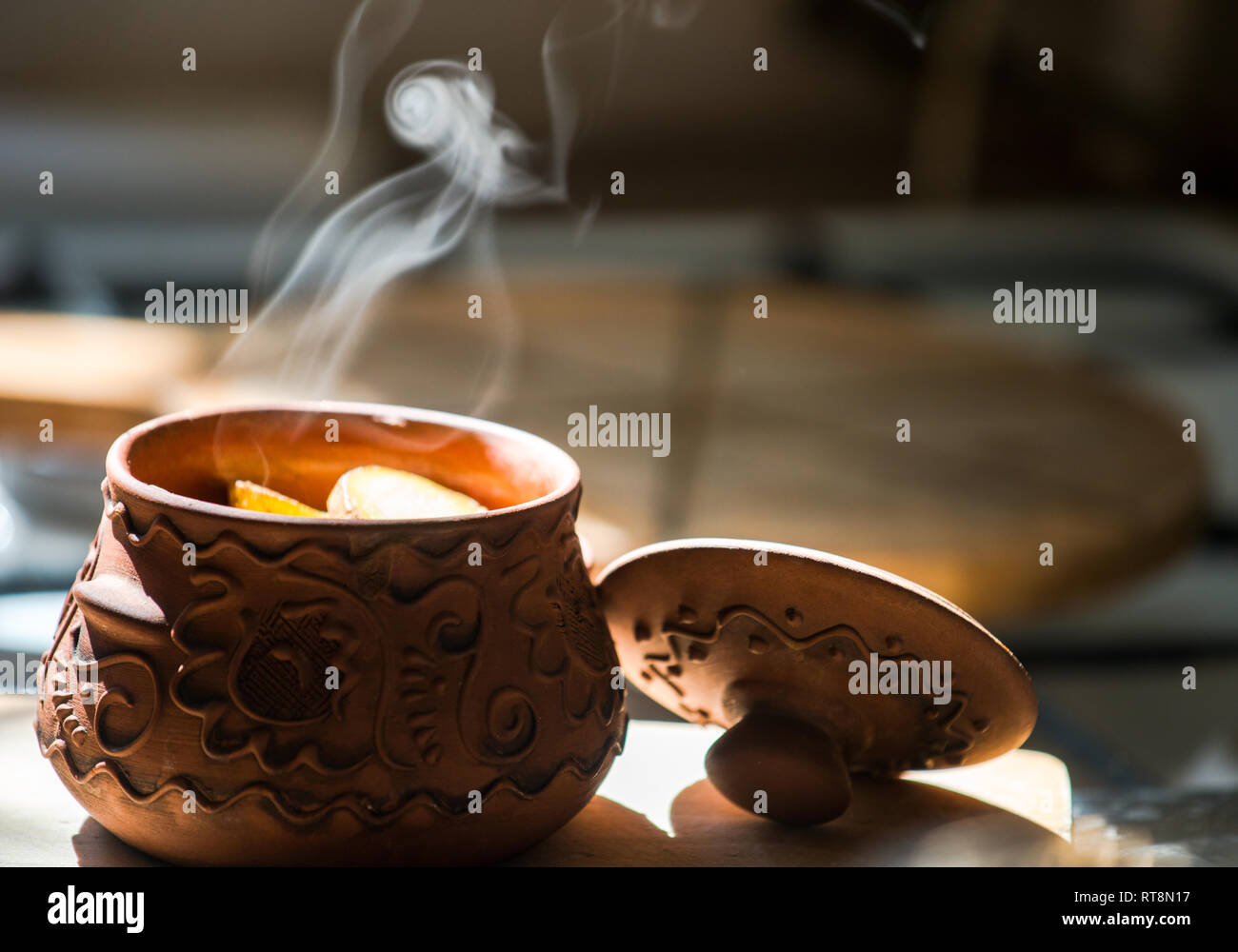 Pottery traditional clay pot hi-res stock photography and images - Alamy