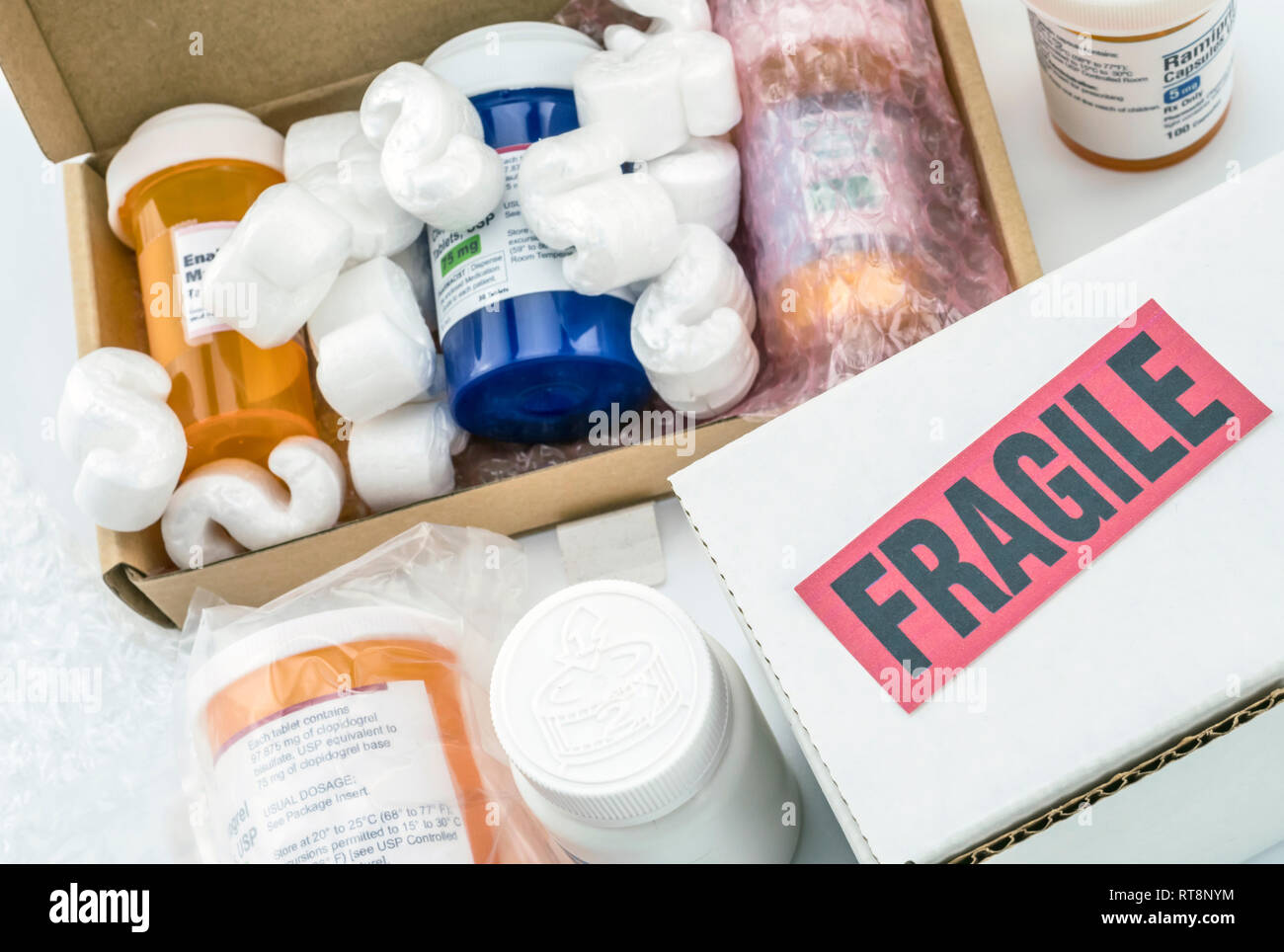 Pill boxes and bottles hi-res stock photography and images - Alamy