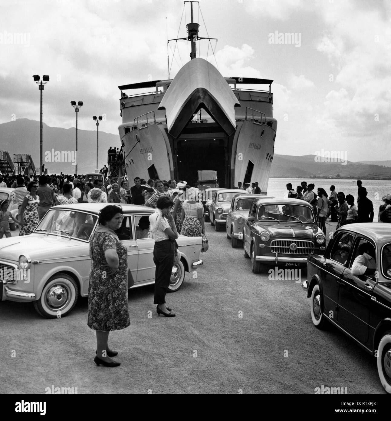 Ferry square Black and White Stock Photos & Images - Alamy