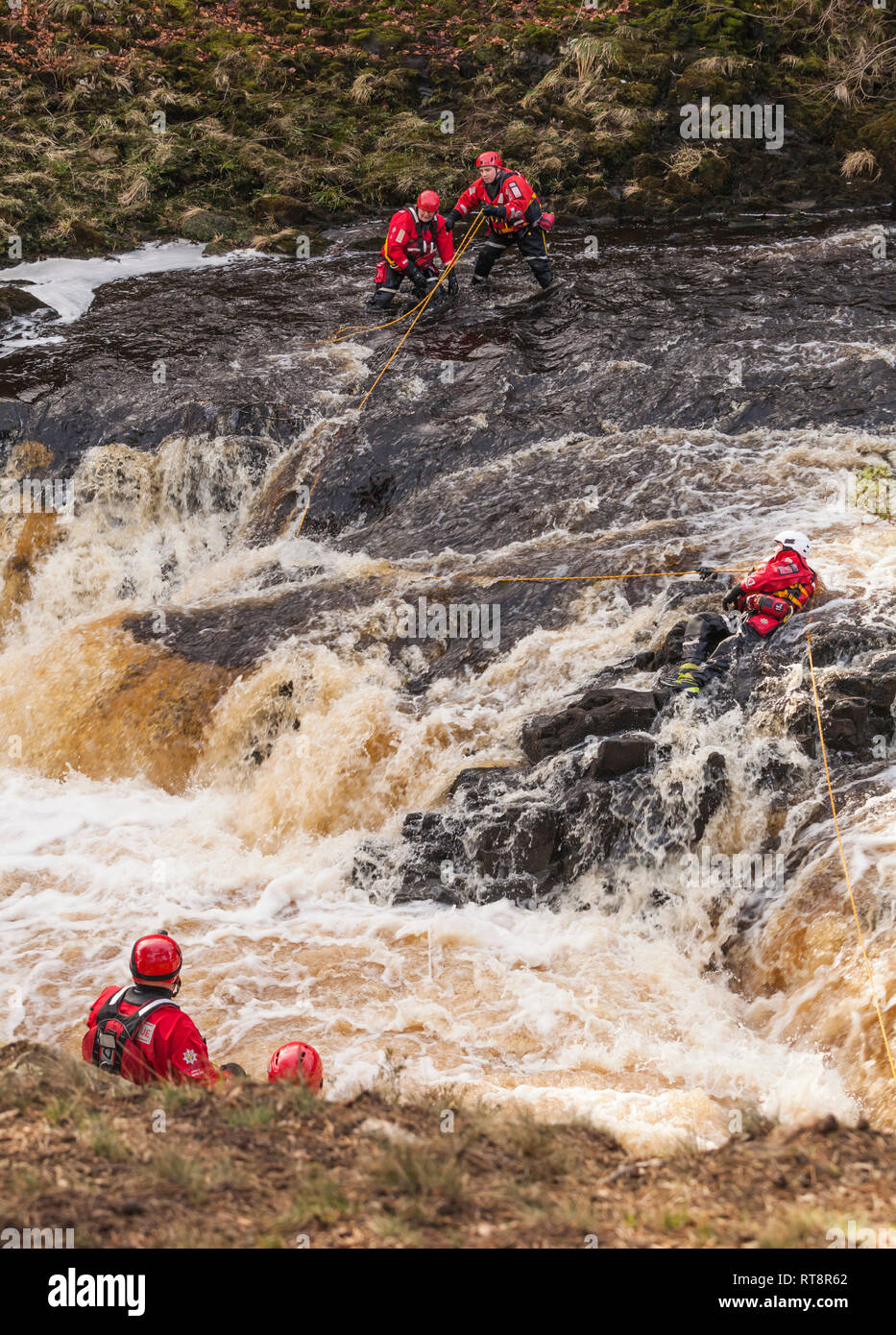 Durham and Darlington Fire and Rescue teams on a water rescue training ...