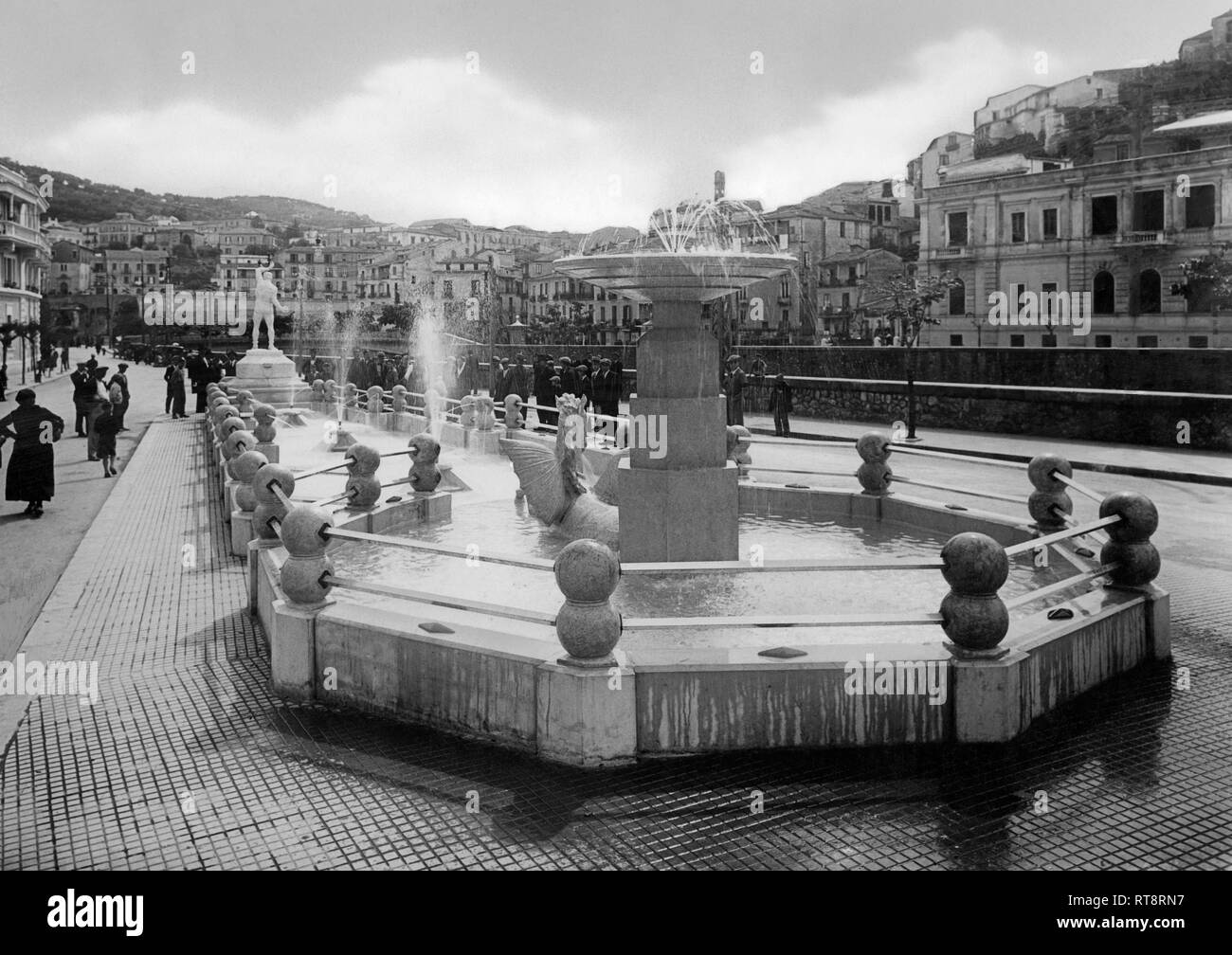 Fascism architecture italy Black and White Stock Photos & Images - Alamy