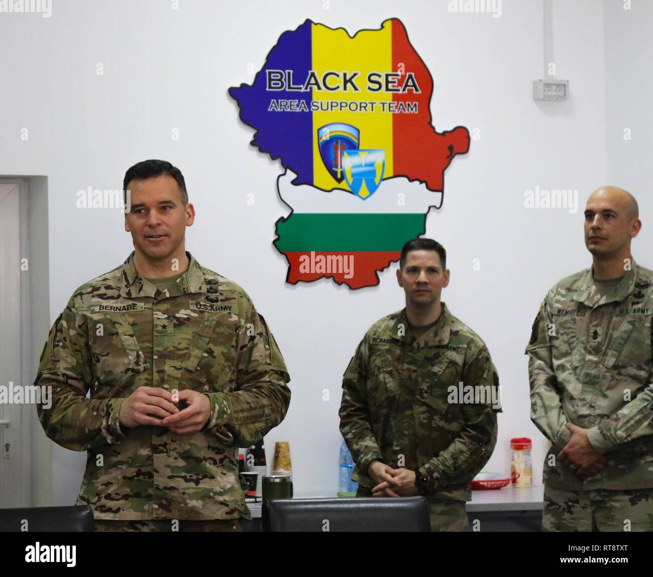 Sean bernabe hi-res stock photography and images - Alamy