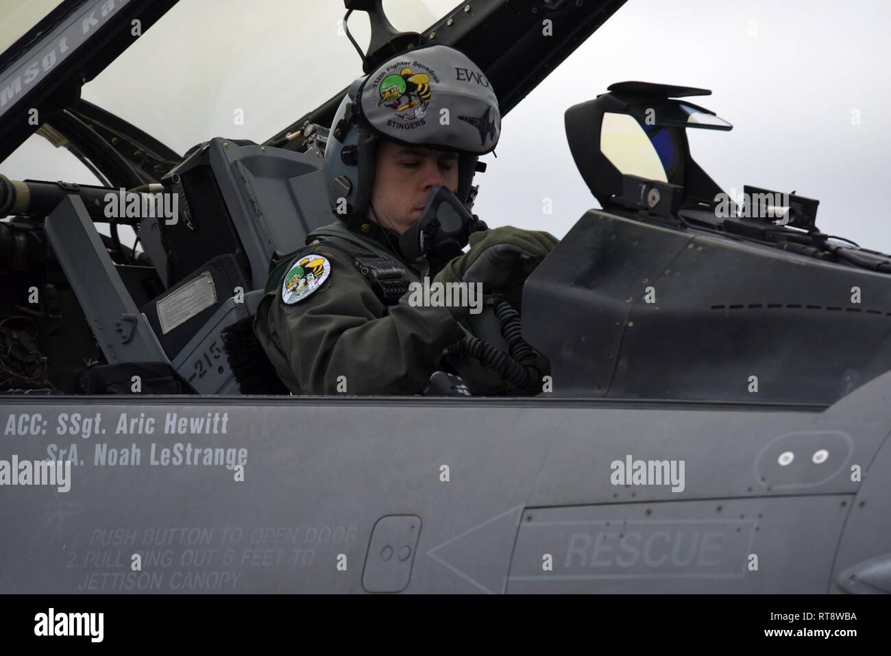 Basic fighter maneuvers hi-res stock photography and images - Alamy