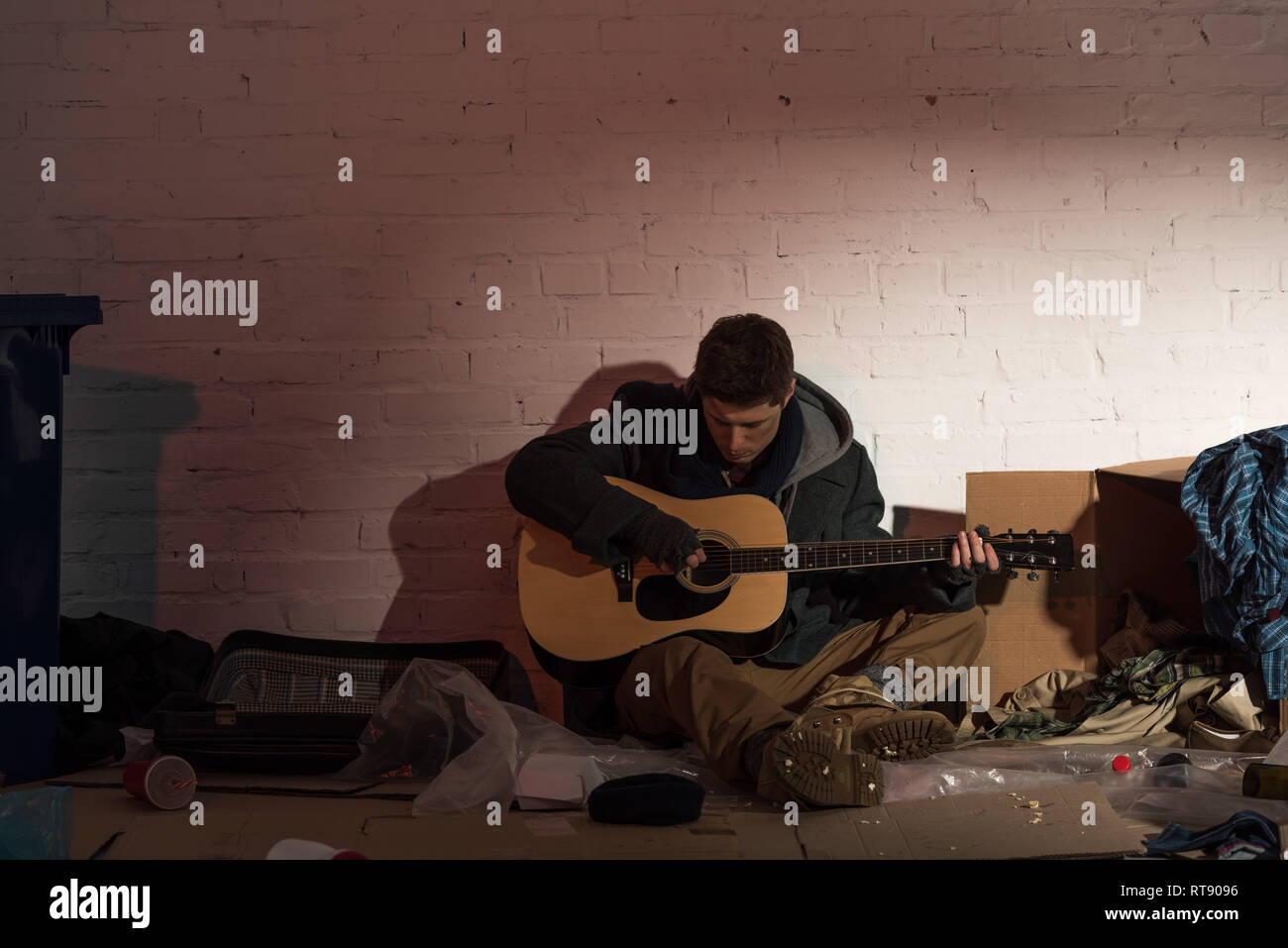Homeless musician hi-res stock photography and images - Alamy
