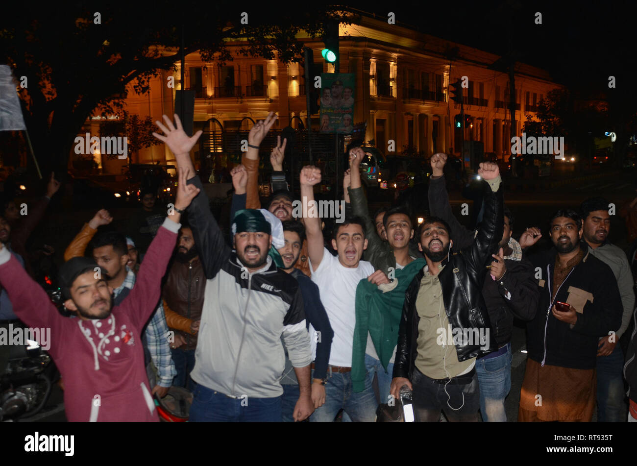 Lahore, Pakistan. 27th Feb, 2019. Citizens & civil society celebrates ...