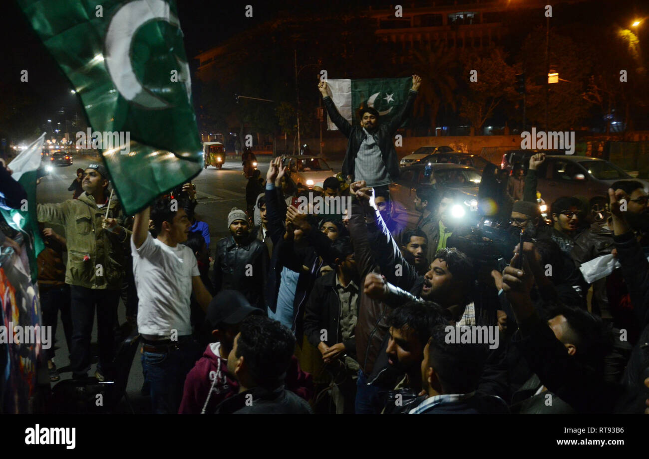 Lahore, Pakistan. 27th Feb, 2019. Citizens & civil society celebrates ...