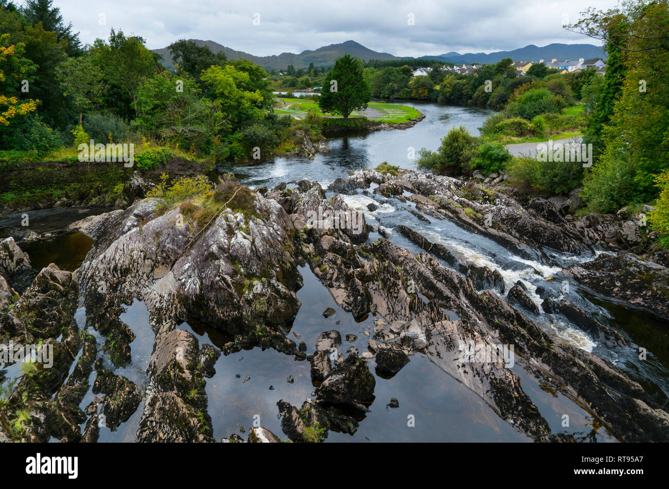 Sneem Village, Ring of Kerry Trail, Iveragh Peninsula, County Kerry ...