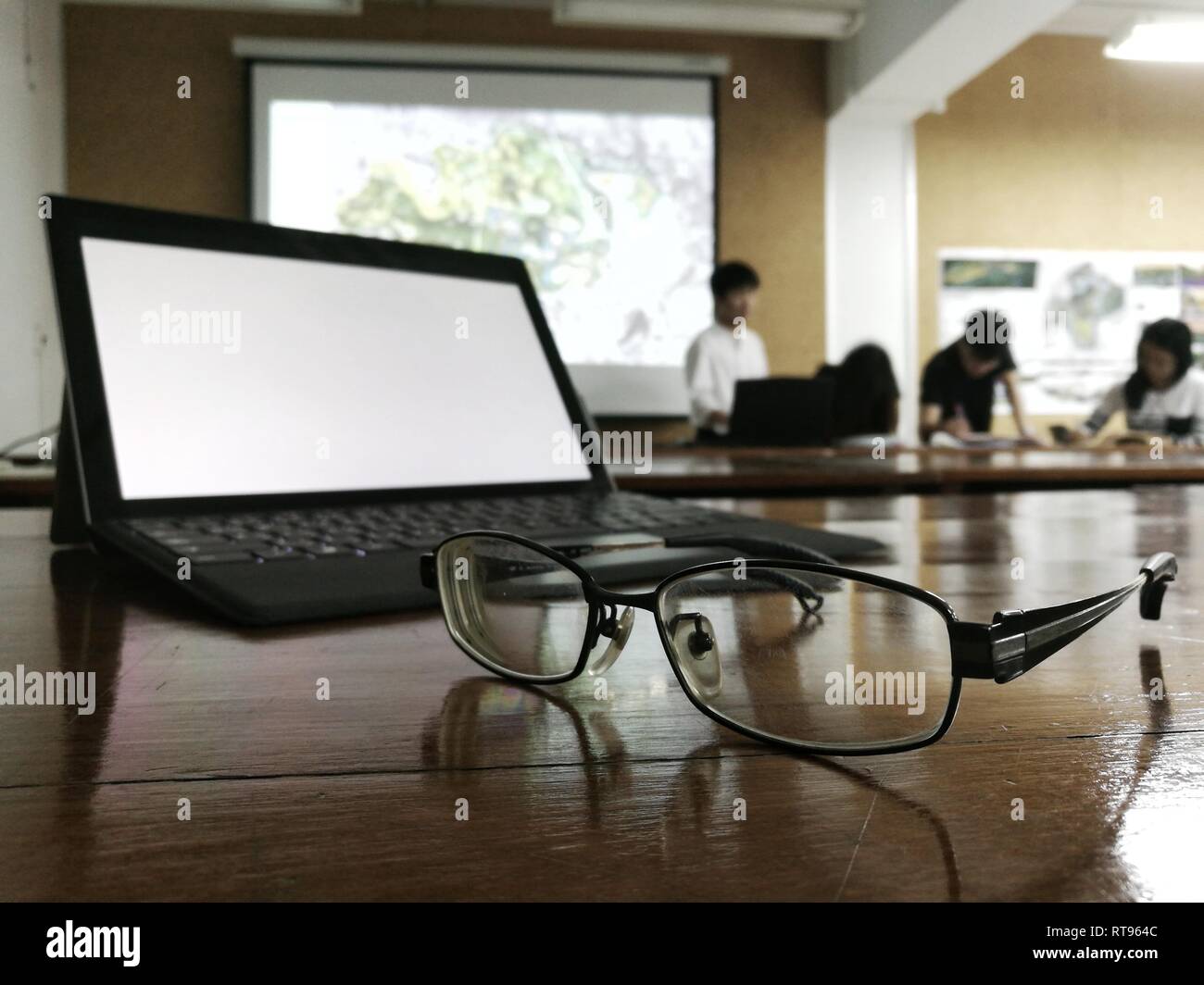 Blurred Computer Monitor Stock Photos & Blurred Computer Monitor Stock ...